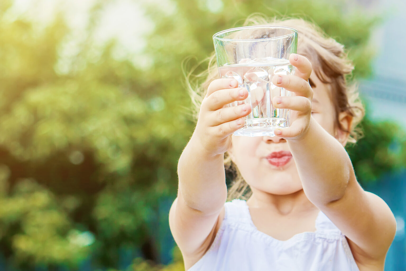 How To Keep Your Child Healthy & Hydrated During Summers | Go Mommy